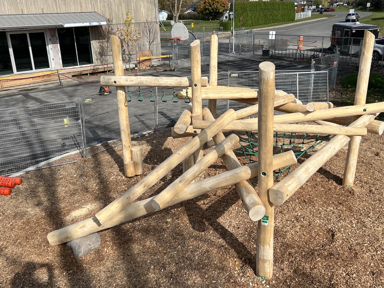 Lab-École St-Joseph, Maskinongé | Projets | Cour à bois